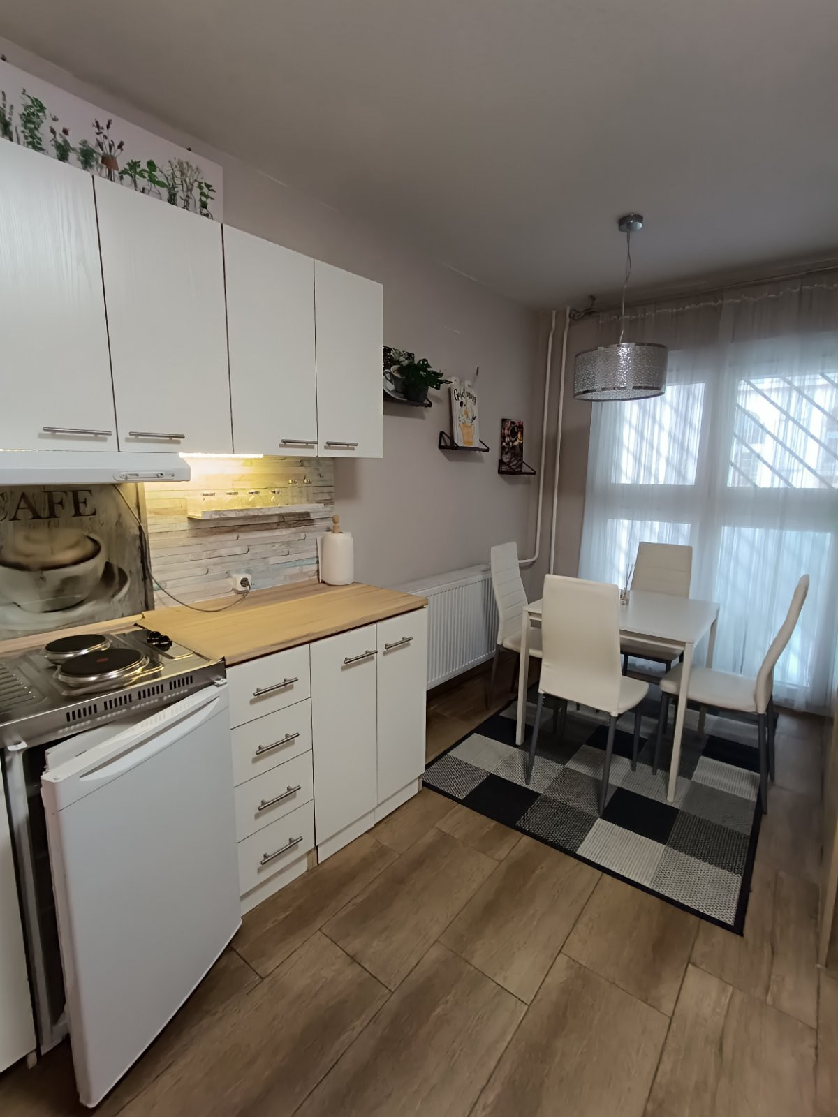1bd Apartment near Metro & Markets – VIII. kerület Budapest